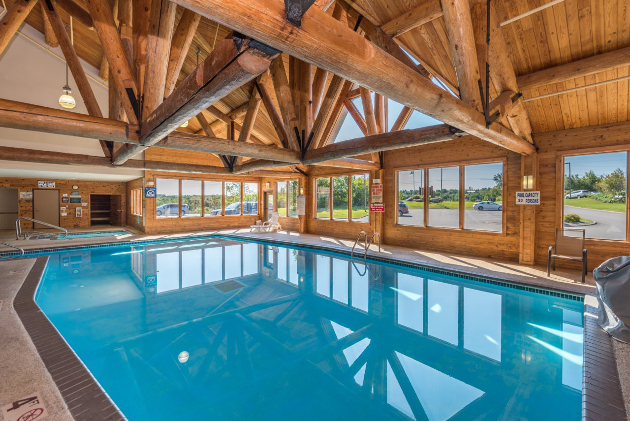 Lodging - Grand Ely Lodge