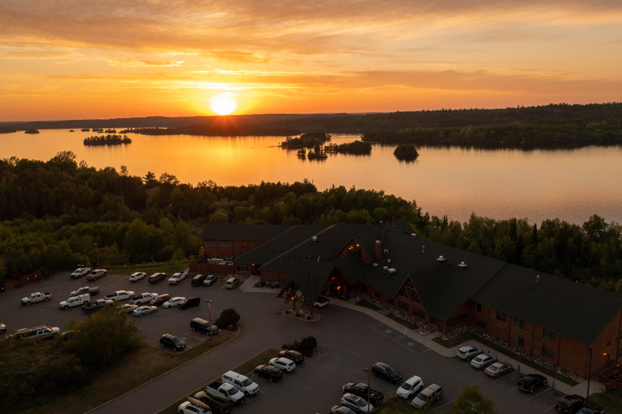 Photo Gallery - Grand Ely Lodge