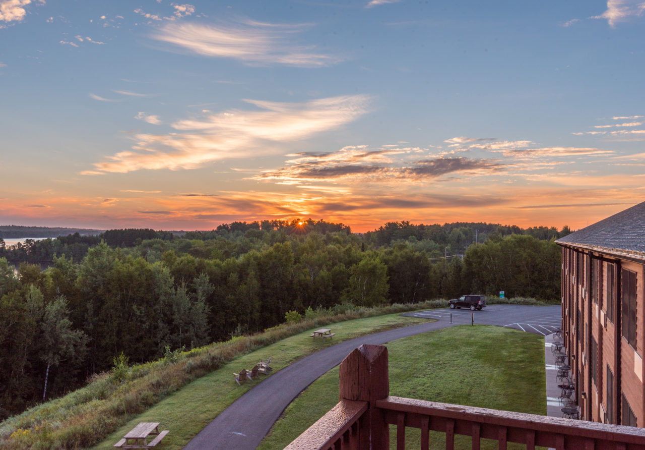 Photo Gallery - Grand Ely Lodge