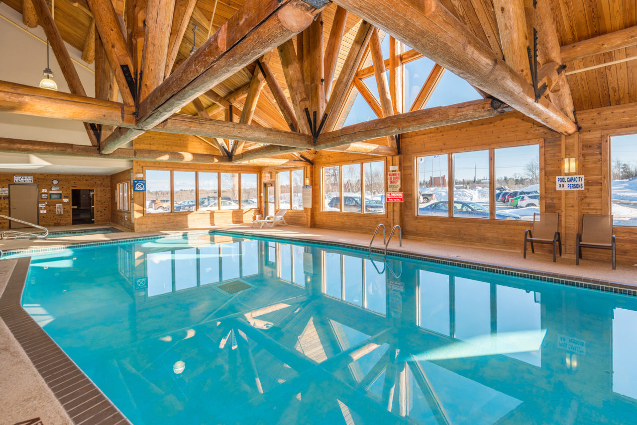 Photo Gallery - Grand Ely Lodge