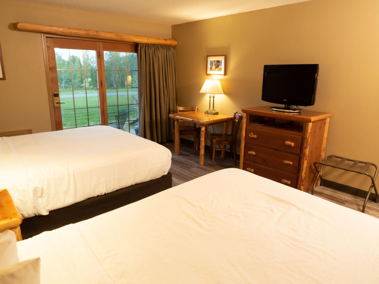 Lodging - Grand Ely Lodge