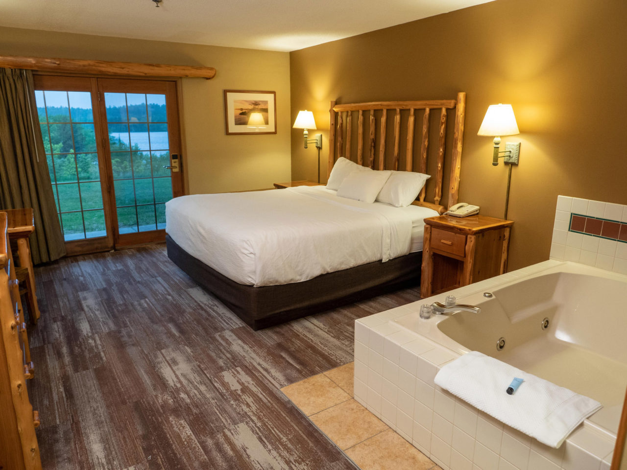 Lodging - Grand Ely Lodge